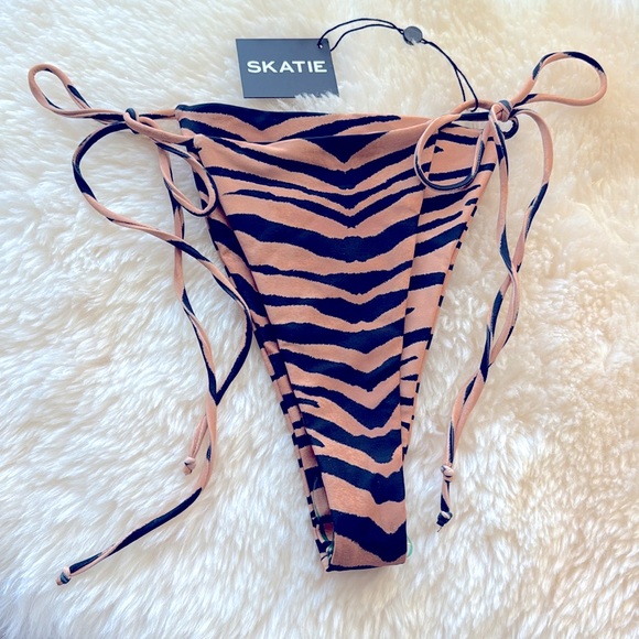 Skatie | Swim | L Nwt Skatie Elsa Malibu Zebra String Bikini Bottom ...